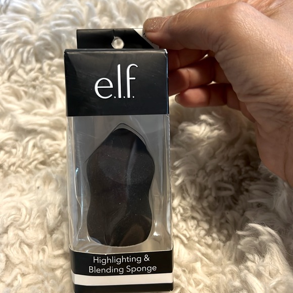 ELF | Skincare | Elf Highlighting Blending Sponge New Black | Poshmark
